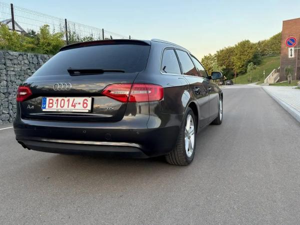 Grey Audi A4 2012 in Rezekne, with an engine capacity of 2.00 L and mileage of 270 thousand km for 8700 €, photo 5 on AUTOMOTO.COM.LV