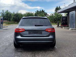Pelēks Audi A4 2012 Panevēža, ar dzinēja tilpumu 2.00 L un nobraukumu 293 tūkst. km par 4777 €, foto 7 vietnē AUTOMOTO.COM.LV