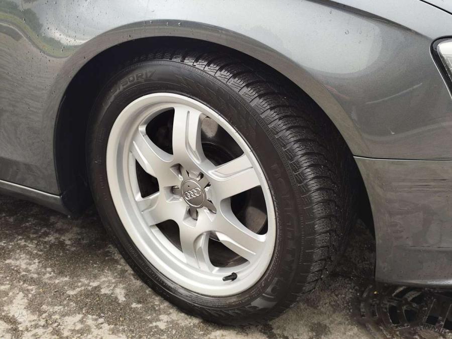 Pelēks Audi A4 2012 Panevēža, ar dzinēja tilpumu 2.00 L un nobraukumu 293 tūkst. km par 4777 €, foto 12 vietnē AUTOMOTO.COM.LV