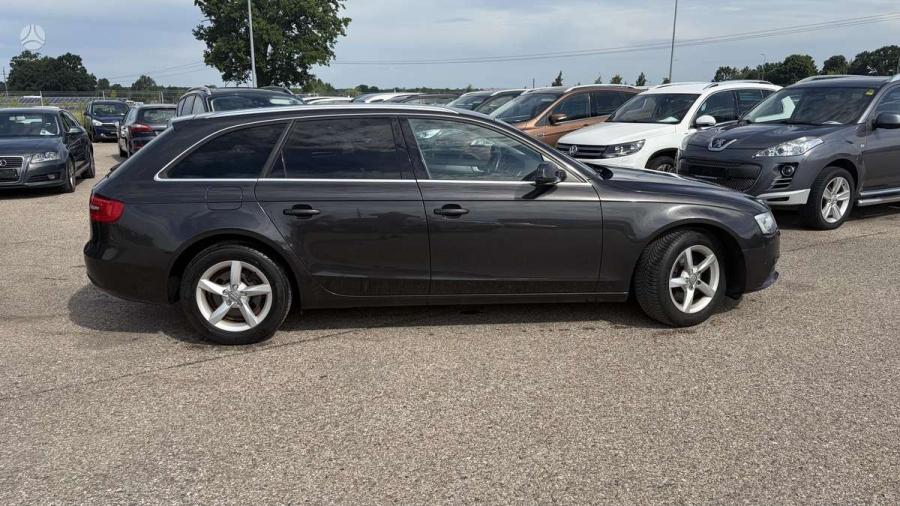 Pelēks Audi A4 2012 Marijampole, ar dzinēja tilpumu 2.00 L un nobraukumu 301 tūkst. km par 6650 €, foto 8 vietnē AUTOMOTO.COM.LV