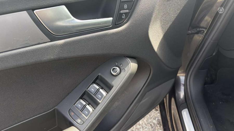 Pelēks Audi A4 2012 Marijampole, ar dzinēja tilpumu 2.00 L un nobraukumu 301 tūkst. km par 6650 €, foto 16 vietnē AUTOMOTO.COM.LV