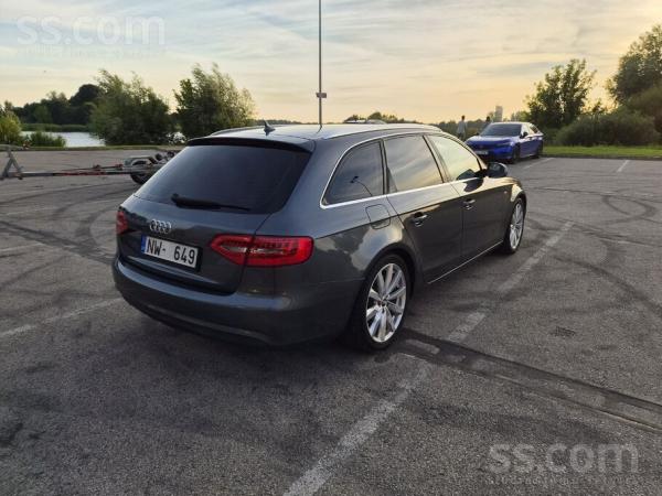 Pelēks Audi A4 2012 Rīga, ar dzinēja tilpumu 2.00 L un nobraukumu 223 tūkst. km par 6980 €, foto 3 vietnē AUTOMOTO.COM.LV