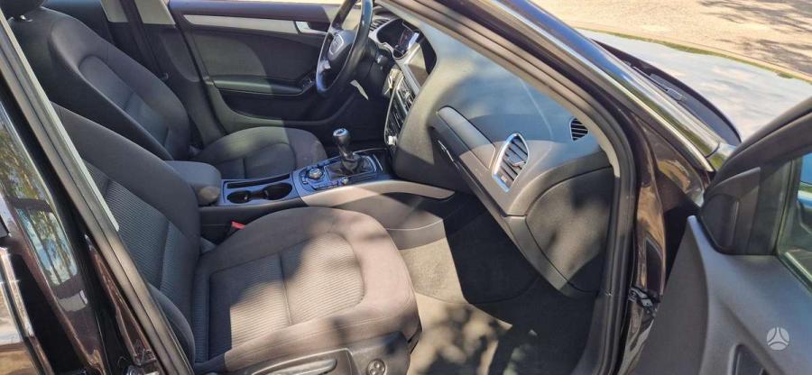 Pelēks Audi A4 2012 Marijampole, ar dzinēja tilpumu 1.97 L un nobraukumu 233 tūkst. km par 5900 €, foto 7 vietnē AUTOMOTO.COM.LV
