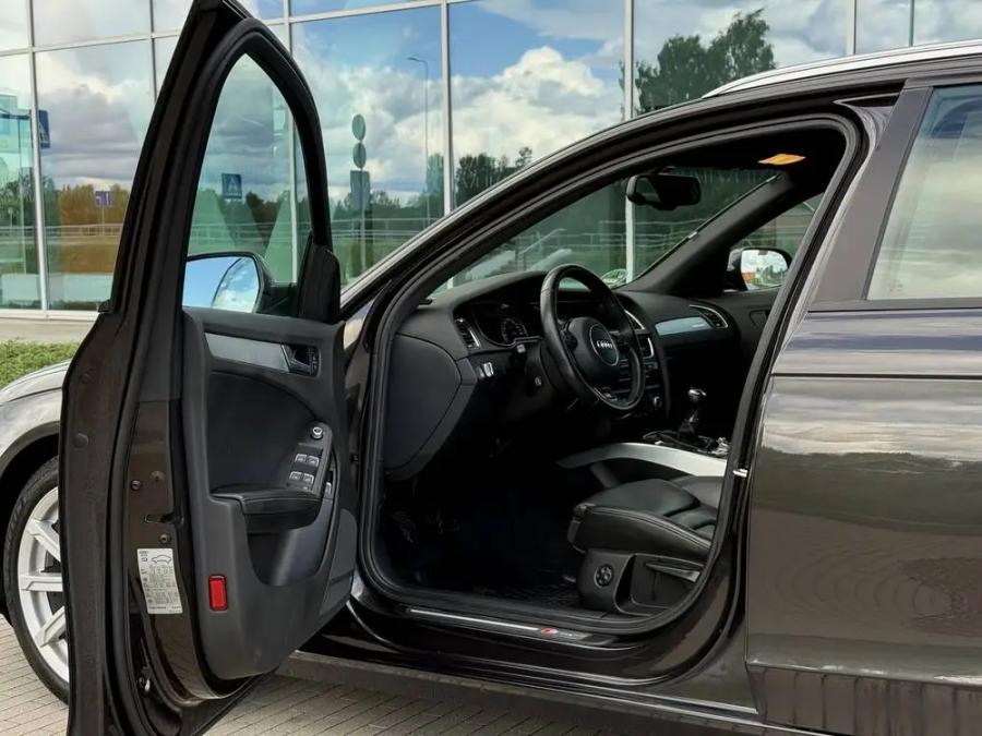 Pelēks Audi A4 2012 Rēzekne, ar dzinēja tilpumu 3.00 L un nobraukumu 334 tūkst. km par 8990 €, foto 12 vietnē AUTOMOTO.COM.LV