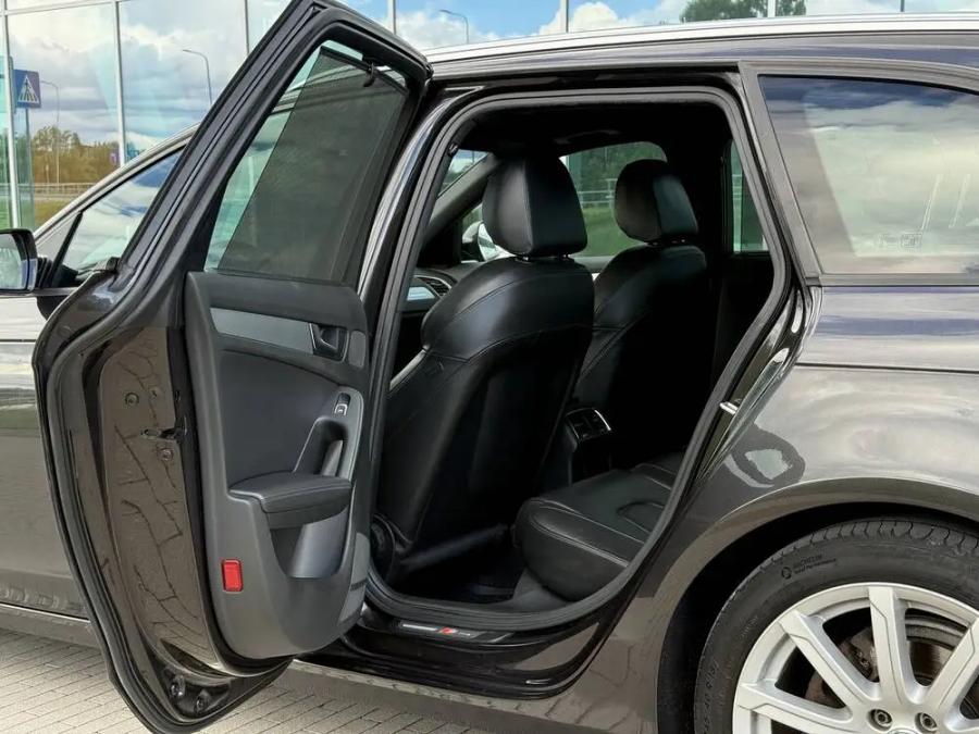 Pelēks Audi A4 2012 Rēzekne, ar dzinēja tilpumu 3.00 L un nobraukumu 334 tūkst. km par 8990 €, foto 13 vietnē AUTOMOTO.COM.LV