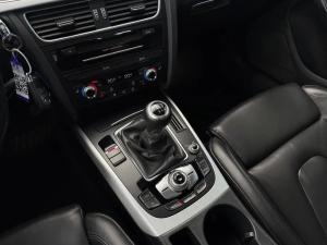 Pelēks Audi A4 2012 Rēzekne, ar dzinēja tilpumu 3.00 L un nobraukumu 334 tūkst. km par 8990 €, foto 20 vietnē AUTOMOTO.COM.LV