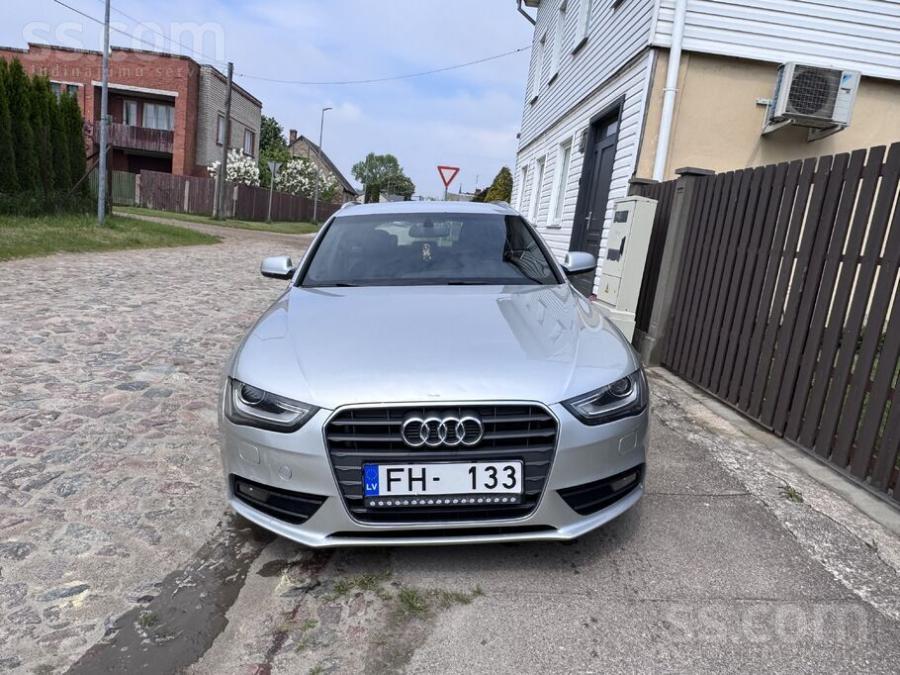 Grey Audi A4 2012 in Riga, with an engine capacity of 2.00 L and mileage of 350 thousand km for 6299 €, photo 6 on AUTOMOTO.COM.LV