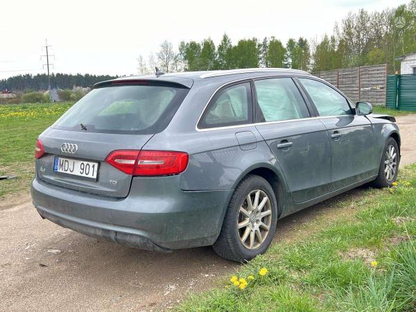 Pelēks Audi A4 2012 Viļņa, ar dzinēja tilpumu 1.97 L un nobraukumu 332 tūkst. km par 2550 €, foto 4 vietnē AUTOMOTO.COM.LV
