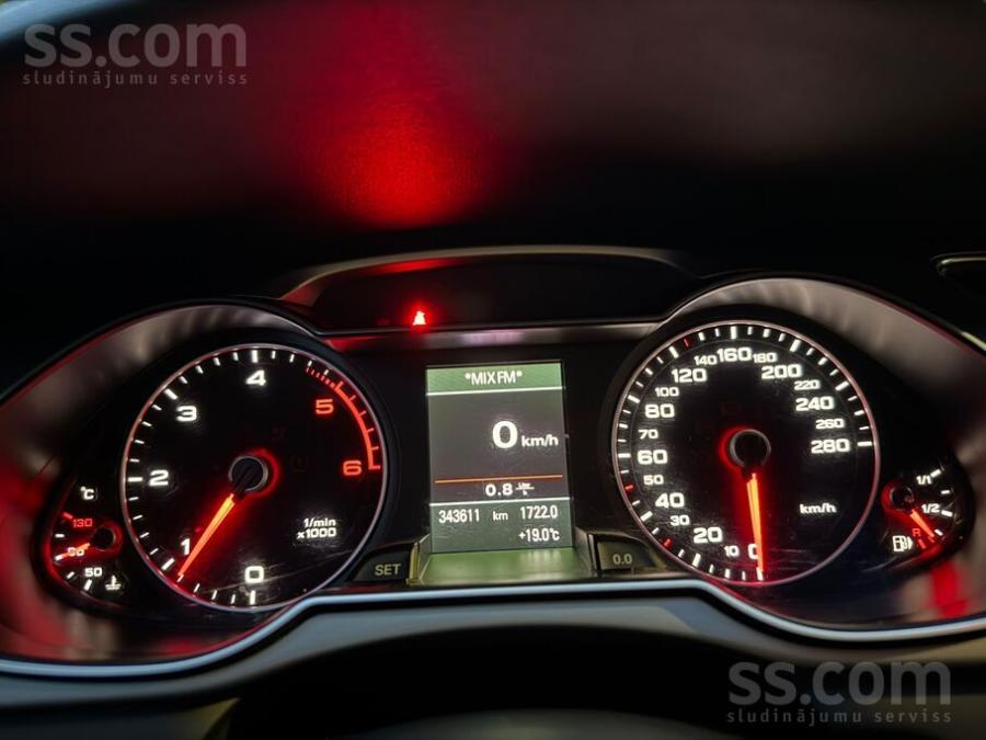Pelēks Audi A4 2012 Rīga, ar dzinēja tilpumu 2.00 L un nobraukumu 344 tūkst. km par 8000 €, foto 5 vietnē AUTOMOTO.COM.LV
