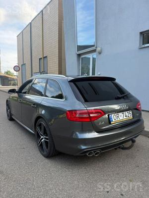 Pelēks Audi A4 2012 Rīga, ar dzinēja tilpumu 2.00 L un nobraukumu 0 tūkst. km par 7500 €, foto 5 vietnē AUTOMOTO.COM.LV