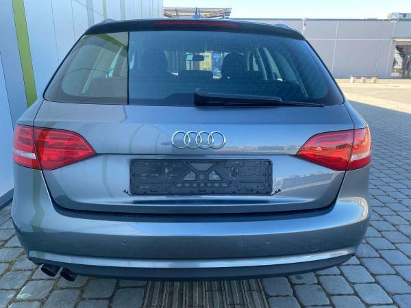 Grey Audi A4 2012 in Raseiniai, with an engine capacity of 1.97 L and mileage of 373 thousand km for 5300 €, photo 5 on AUTOMOTO.COM.LV