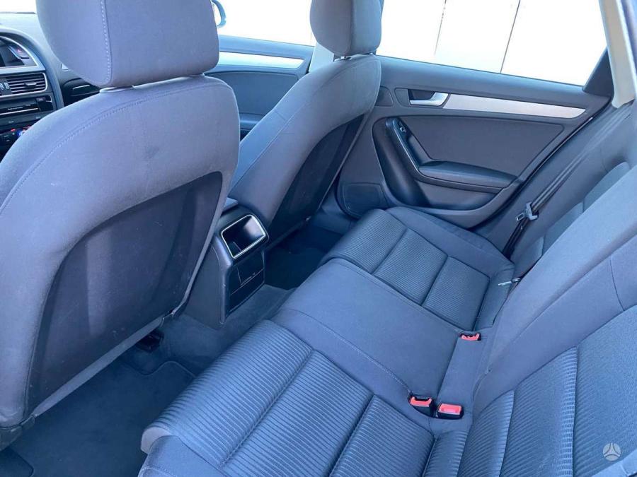 Grey Audi A4 2012 in Raseiniai, with an engine capacity of 1.97 L and mileage of 373 thousand km for 5300 €, photo 18 on AUTOMOTO.COM.LV