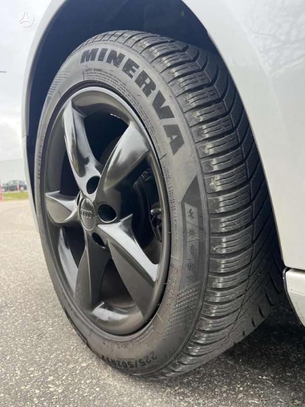 Grey Audi A4 2013 in Vilnius, with an engine capacity of 1.80 L and mileage of 270 thousand km for 7650 €, photo 11 on AUTOMOTO.COM.LV