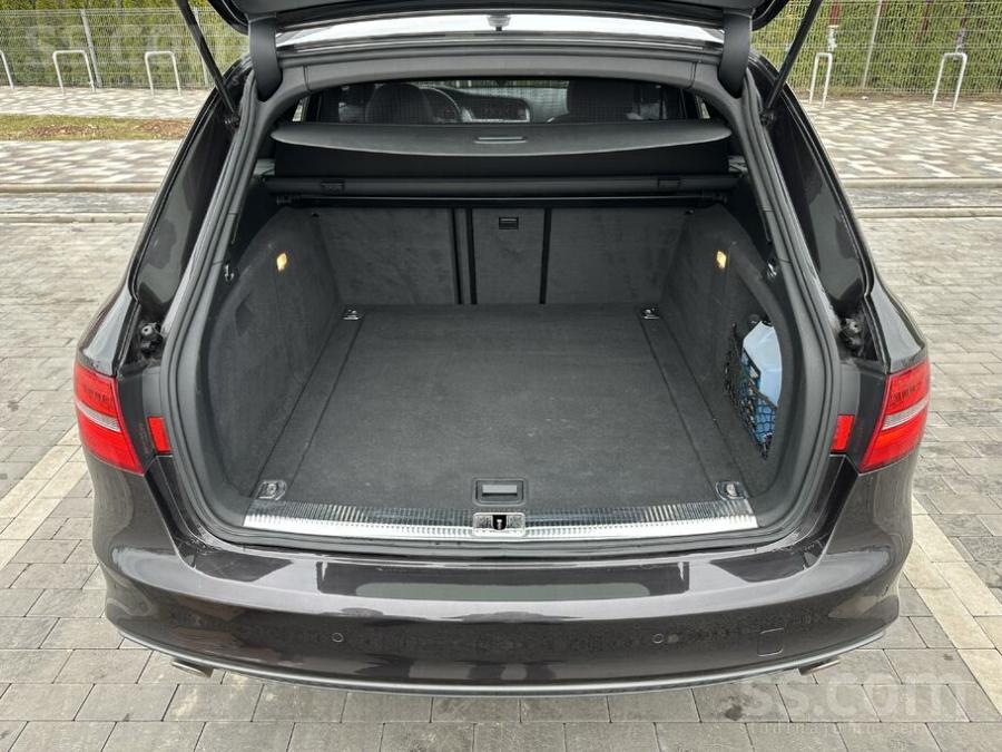Grey Audi A4 2013 in Riga, with an engine capacity of 3.00 L and mileage of 288 thousand km for 9600 €, photo 30 on AUTOMOTO.COM.LV