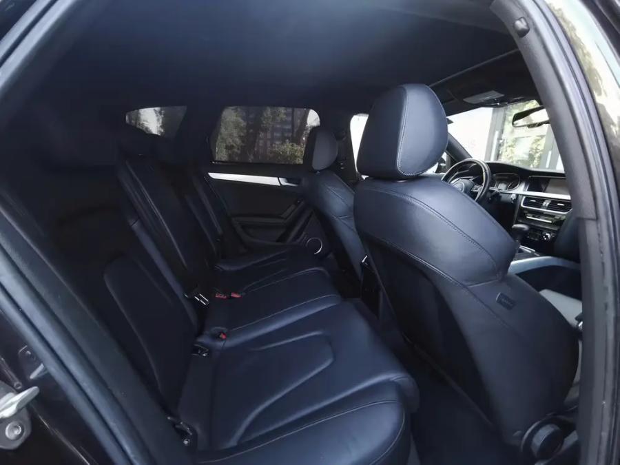 Grey Audi A4 2013 in Riga, with an engine capacity of 2.00 L and mileage of 241 thousand km for 10590 €, photo 17 on AUTOMOTO.COM.LV