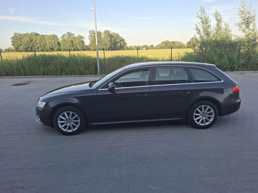 Pelēks Audi A4 2013 Kauņa, ar dzinēja tilpumu 1.97 L un nobraukumu 325 tūkst. km par 6450 €, foto 5 vietnē AUTOMOTO.COM.LV