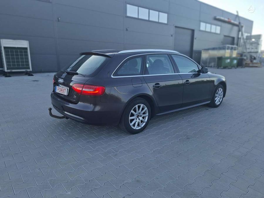 Pelēks Audi A4 2013 Kauņa, ar dzinēja tilpumu 1.97 L un nobraukumu 325 tūkst. km par 6450 €, foto 10 vietnē AUTOMOTO.COM.LV