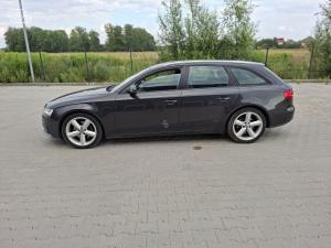 Pelēks Audi A4 2013 Kauņa, ar dzinēja tilpumu 2.00 L un nobraukumu 340 tūkst. km par 6666 €, foto 3 vietnē AUTOMOTO.COM.LV