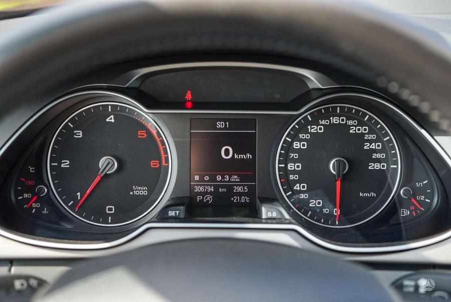 Grey Audi A4 2013 in Marijampole, with an engine capacity of 1.97 L and mileage of 307 thousand km for 6950 €, photo 20 on AUTOMOTO.COM.LV