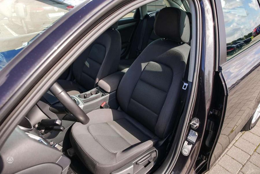 Grey Audi A4 2013 in Marijampole, with an engine capacity of 1.97 L and mileage of 307 thousand km for 6950 €, photo 25 on AUTOMOTO.COM.LV