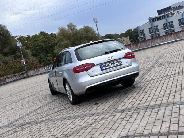 Pelēks Audi A4 2013 Rīga, ar dzinēja tilpumu 2.00 L un nobraukumu 219 tūkst. km par 7000 €, foto 4 vietnē AUTOMOTO.COM.LV