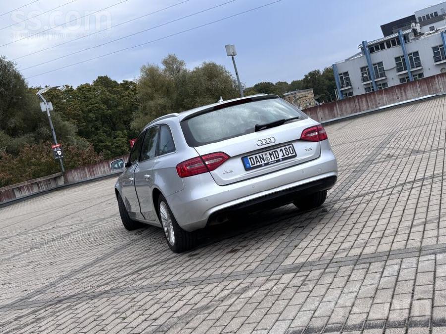 Pelēks Audi A4 2013 Rīga, ar dzinēja tilpumu 2.00 L un nobraukumu 219 tūkst. km par 7000 €, foto 4 vietnē AUTOMOTO.COM.LV
