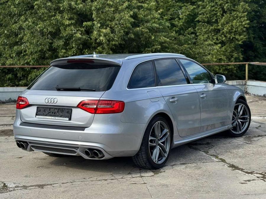 Pelēks Audi A4 2014 Viļņa, ar dzinēja tilpumu 1.97 L un nobraukumu 243 tūkst. km par 8900 €, foto 18 vietnē AUTOMOTO.COM.LV