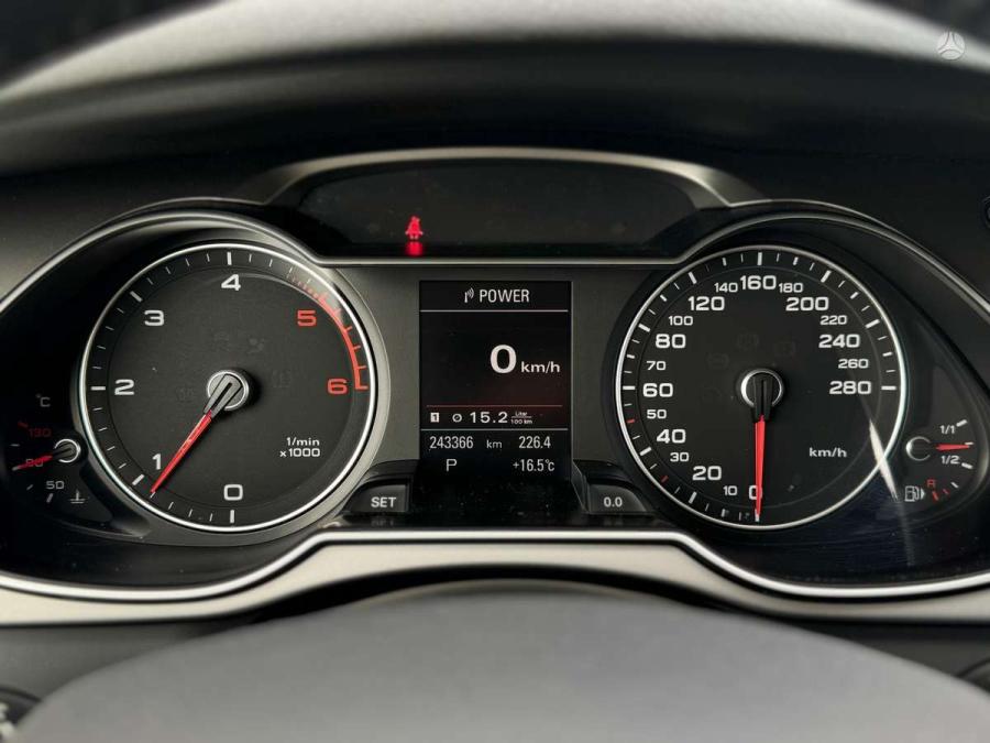 Pelēks Audi A4 2014 Viļņa, ar dzinēja tilpumu 1.97 L un nobraukumu 243 tūkst. km par 8900 €, foto 27 vietnē AUTOMOTO.COM.LV