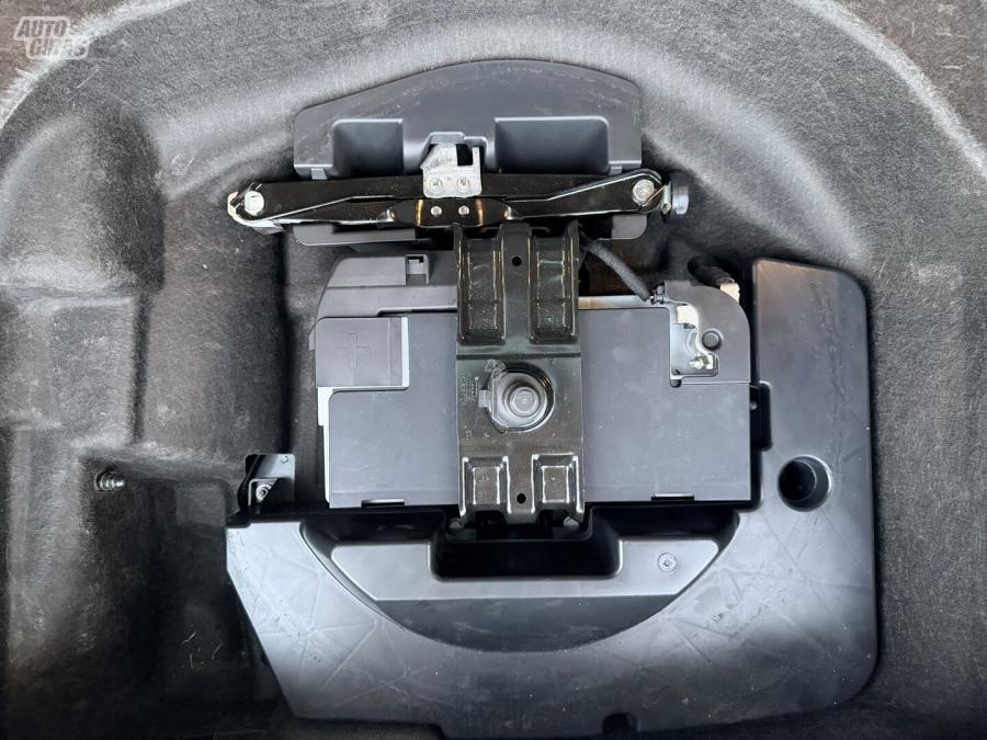 Grey Audi A4 2014 in Silute, with an engine capacity of 2.00 L and mileage of 302 thousand km for 8150 €, photo 21 on AUTOMOTO.COM.LV