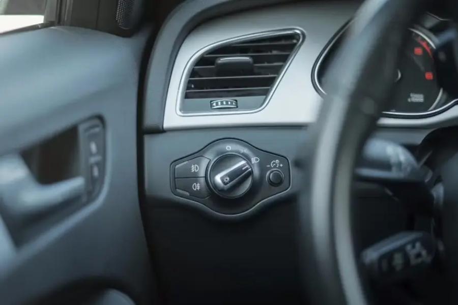 Pelēks Audi A4 2015 Liepāja, ar dzinēja tilpumu 3.00 L un nobraukumu 216 tūkst. km par 14500 €, foto 11 vietnē AUTOMOTO.COM.LV