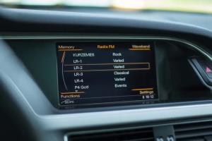 Pelēks Audi A4 2015 Liepāja, ar dzinēja tilpumu 3.00 L un nobraukumu 216 tūkst. km par 14500 €, foto 13 vietnē AUTOMOTO.COM.LV