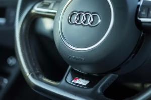 Pelēks Audi A4 2015 Liepāja, ar dzinēja tilpumu 3.00 L un nobraukumu 216 tūkst. km par 14500 €, foto 21 vietnē AUTOMOTO.COM.LV