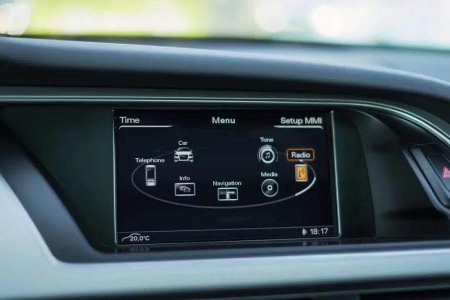 Pelēks Audi A4 2015 Liepāja, ar dzinēja tilpumu 3.00 L un nobraukumu 216 tūkst. km par 14500 €, foto 26 vietnē AUTOMOTO.COM.LV