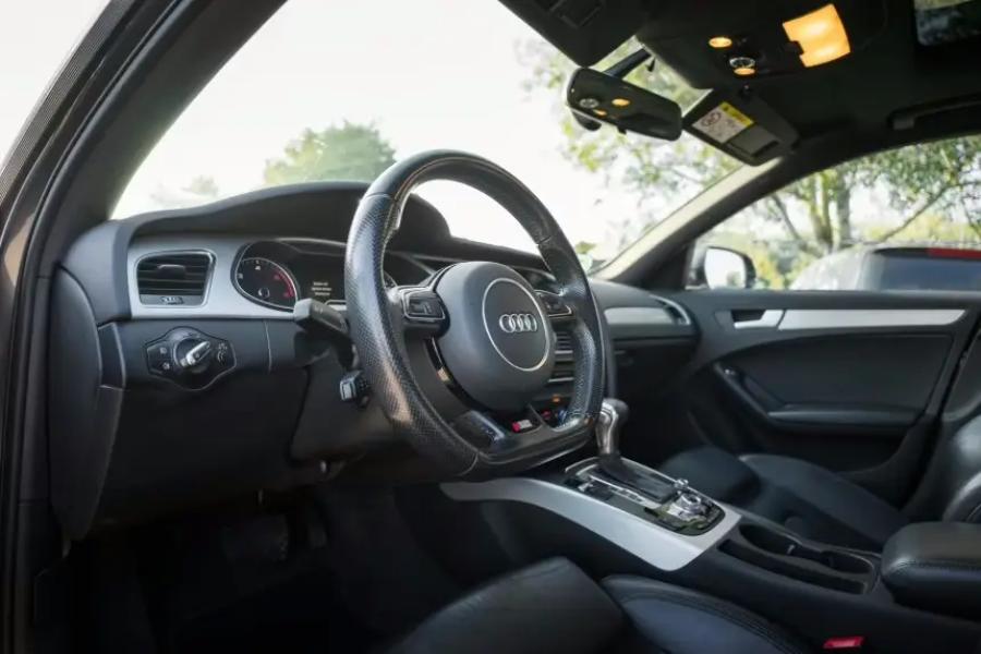 Pelēks Audi A4 2015 Liepāja, ar dzinēja tilpumu 3.00 L un nobraukumu 216 tūkst. km par 14500 €, foto 31 vietnē AUTOMOTO.COM.LV
