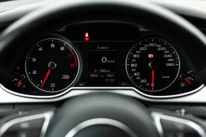 Pelēks Audi A4 2015 Rīga, ar dzinēja tilpumu 2.00 L un nobraukumu 198 tūkst. km par 11500 €, foto 11 vietnē AUTOMOTO.COM.LV