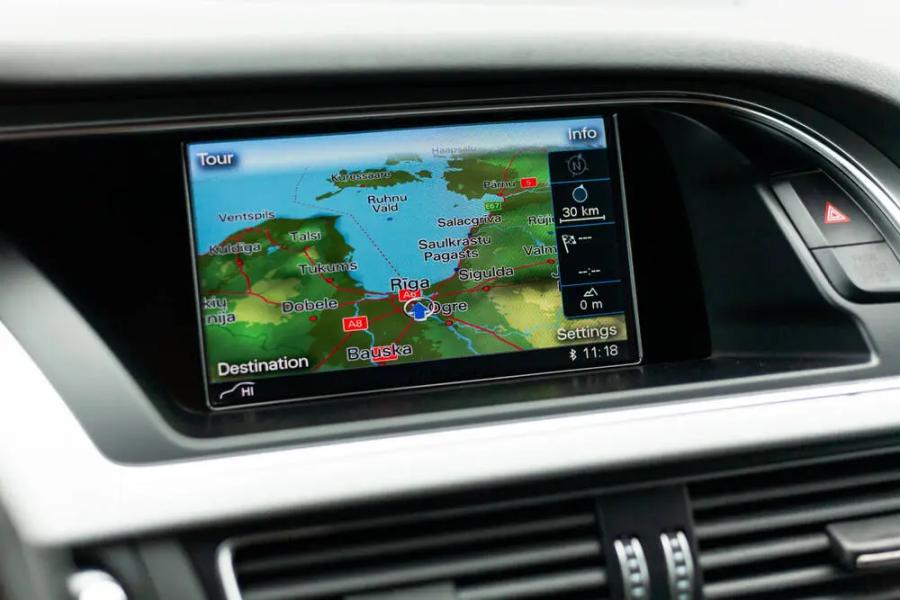 Pelēks Audi A4 2015 Rīga, ar dzinēja tilpumu 2.00 L un nobraukumu 198 tūkst. km par 11500 €, foto 13 vietnē AUTOMOTO.COM.LV