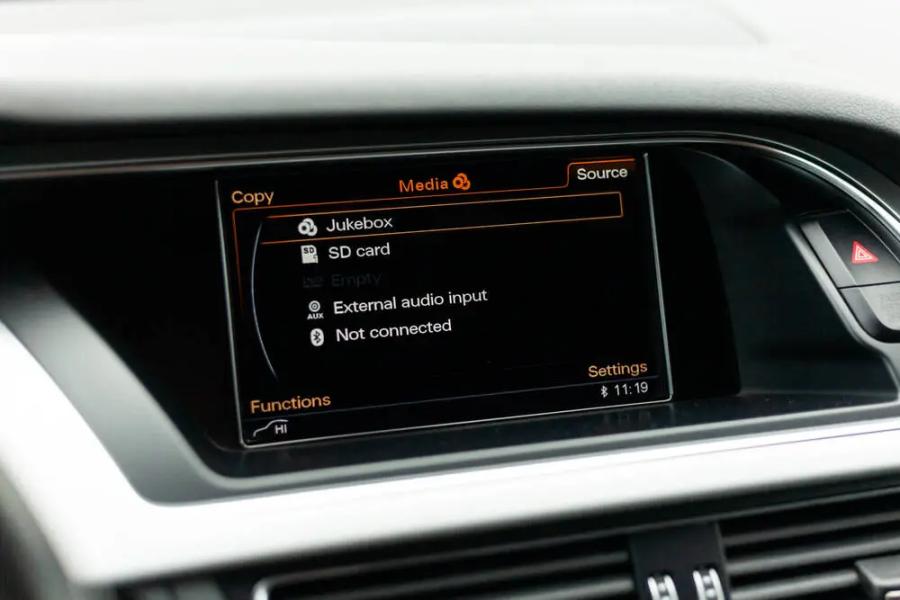 Pelēks Audi A4 2015 Rīga, ar dzinēja tilpumu 2.00 L un nobraukumu 198 tūkst. km par 11500 €, foto 14 vietnē AUTOMOTO.COM.LV