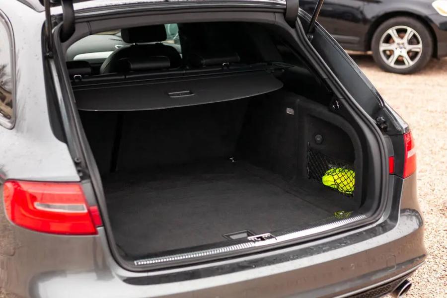 Pelēks Audi A4 2015 Rīga, ar dzinēja tilpumu 2.00 L un nobraukumu 198 tūkst. km par 11500 €, foto 17 vietnē AUTOMOTO.COM.LV