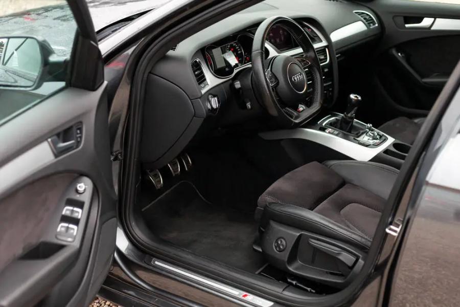 Pelēks Audi A4 2015 Rīga, ar dzinēja tilpumu 2.00 L un nobraukumu 198 tūkst. km par 11500 €, foto 23 vietnē AUTOMOTO.COM.LV
