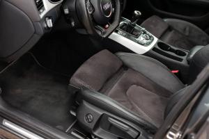 Pelēks Audi A4 2015 Rīga, ar dzinēja tilpumu 2.00 L un nobraukumu 198 tūkst. km par 11500 €, foto 25 vietnē AUTOMOTO.COM.LV