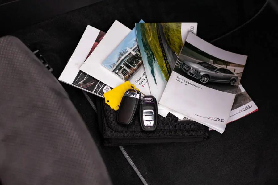 Pelēks Audi A4 2015 Rīga, ar dzinēja tilpumu 2.00 L un nobraukumu 198 tūkst. km par 11500 €, foto 34 vietnē AUTOMOTO.COM.LV