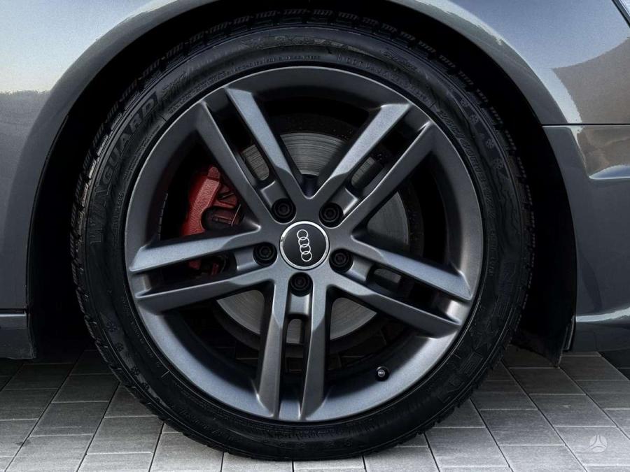 Grey Audi A4 2015 in Siauliai, with an engine capacity of 1.97 L and mileage of 258 thousand km for 9990 €, photo 36 on AUTOMOTO.COM.LV