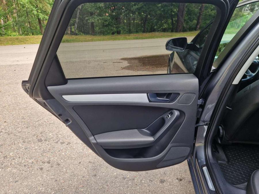 Grey Audi A4 2015 in Kaunas, with an engine capacity of 1.97 L and mileage of 181 thousand km for 8700 €, photo 12 on AUTOMOTO.COM.LV