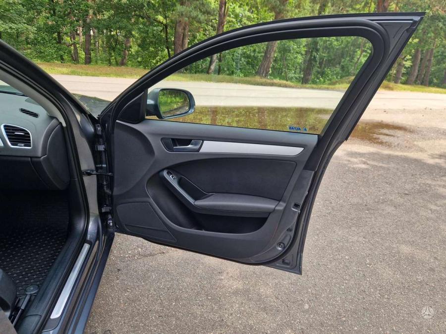 Grey Audi A4 2015 in Kaunas, with an engine capacity of 1.97 L and mileage of 181 thousand km for 8700 €, photo 14 on AUTOMOTO.COM.LV