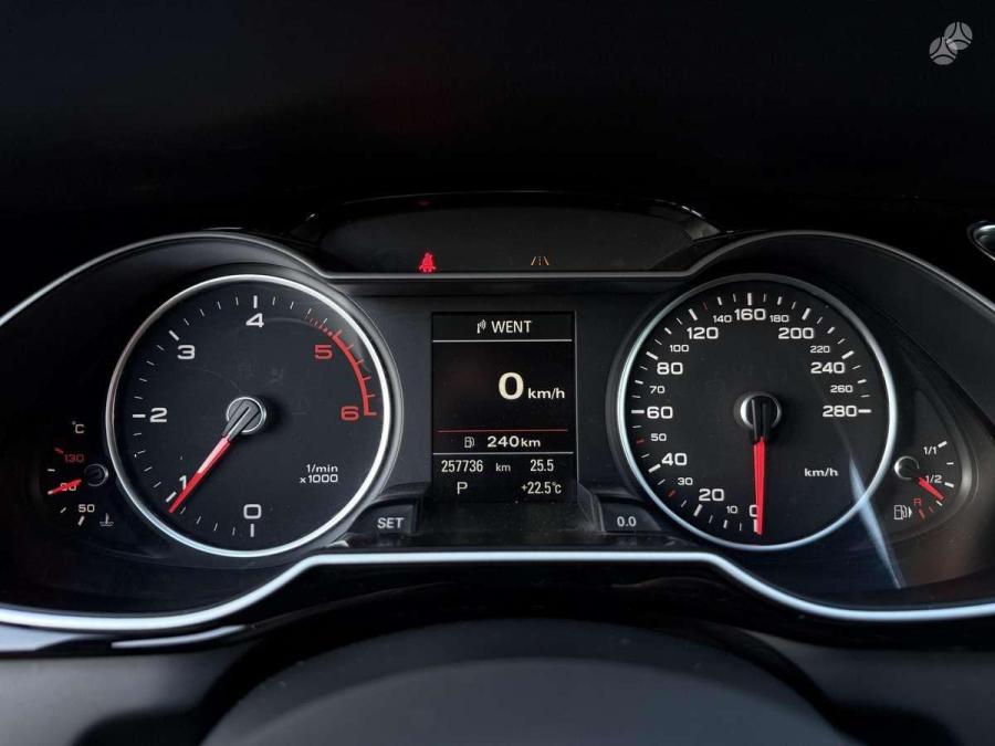 Grey Audi A4 2015 in Siauliai, with an engine capacity of 1.97 L and mileage of 258 thousand km for 9990 €, photo 35 on AUTOMOTO.COM.LV