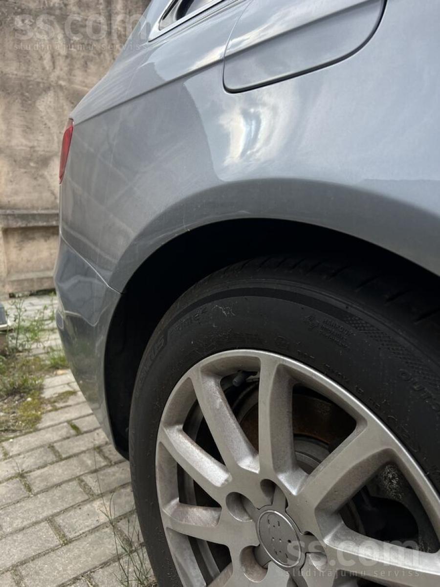 Grey Audi A4 2015 in Tukums, with an engine capacity of 2.00 L and mileage of 288 thousand km for 7000 €, photo 9 on AUTOMOTO.COM.LV