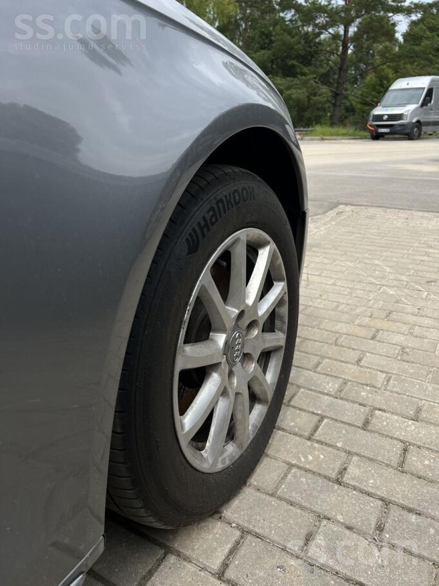 Grey Audi A4 2015 in Tukums, with an engine capacity of 2.00 L and mileage of 288 thousand km for 7000 €, photo 12 on AUTOMOTO.COM.LV