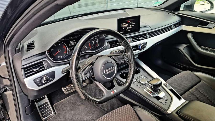 Grey Audi A4 2016 in Vilnius, with an engine capacity of 1.97 L and mileage of 304 thousand km for 14500 €, photo 27 on AUTOMOTO.COM.LV