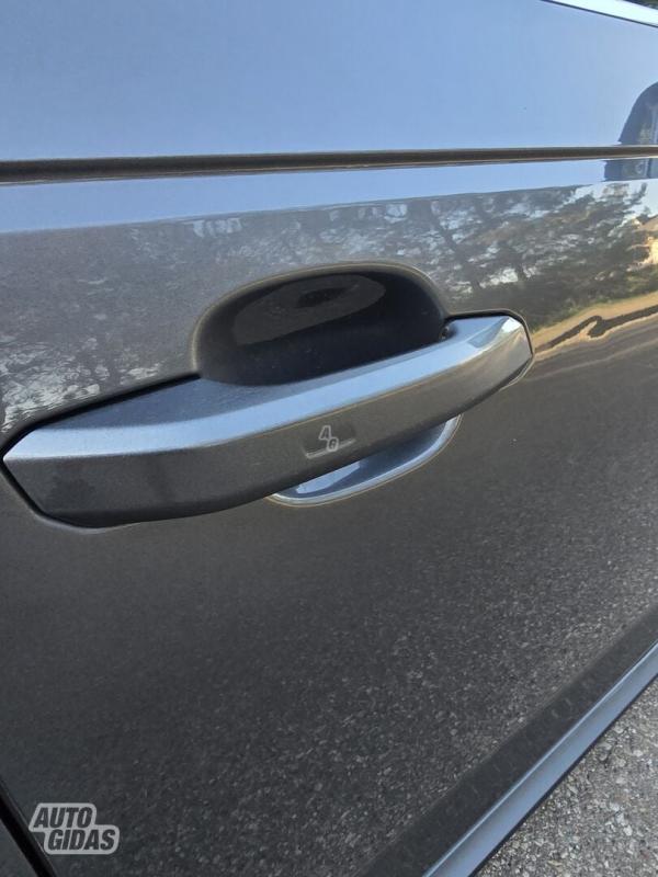 Grey Audi A4 2016 in Vilnius, with an engine capacity of 2.00 L and mileage of 297 thousand km for 10550 €, photo 6 on AUTOMOTO.COM.LV