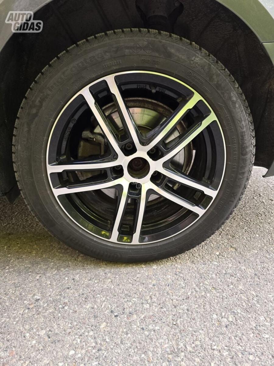 Grey Audi A4 2016 in Vilnius, with an engine capacity of 2.00 L and mileage of 297 thousand km for 10550 €, photo 10 on AUTOMOTO.COM.LV